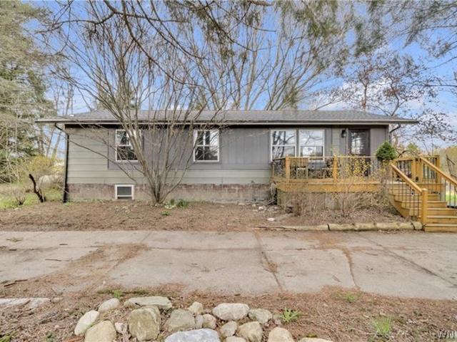 5872 Genesee Rd, Springville, NY 14141