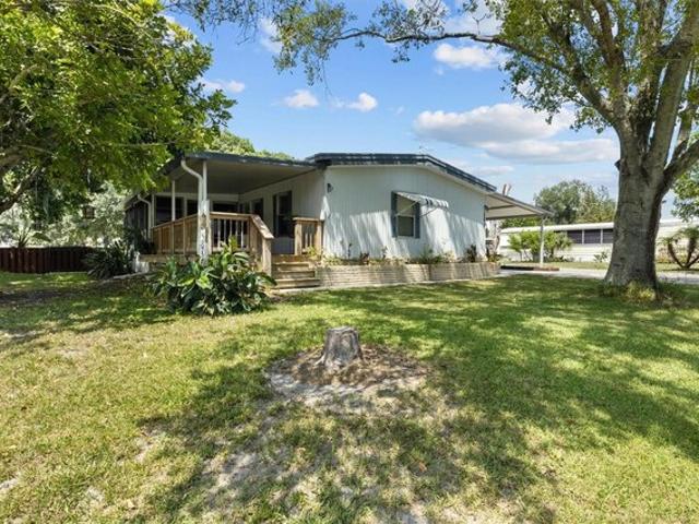 5872 Red Fox Dr, Winter Haven, FL 33884