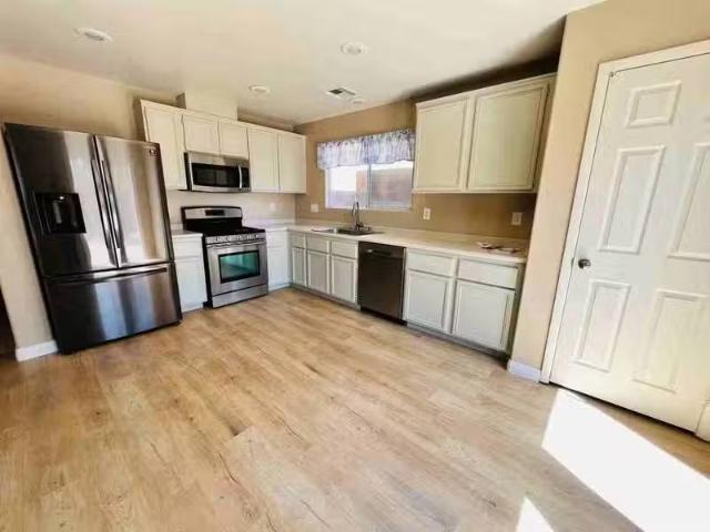 58734482 844 Percy Arms St