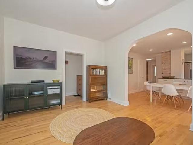 58737087 526 North 16th Avenue East
