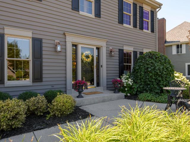 587 Cottonwood Ln