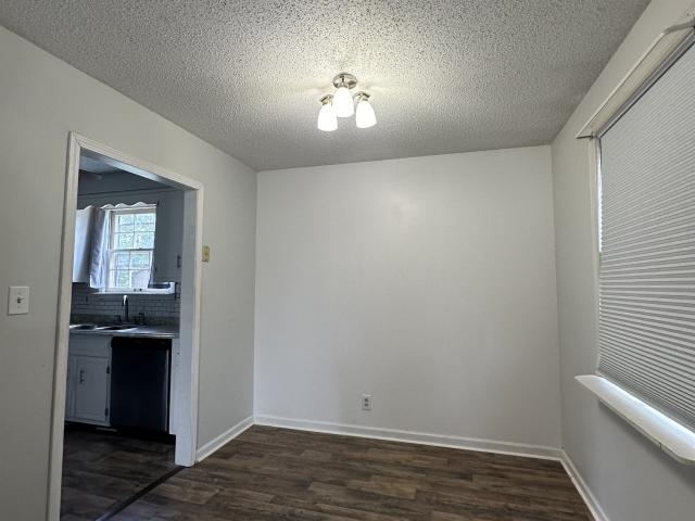 587 Anita Dr