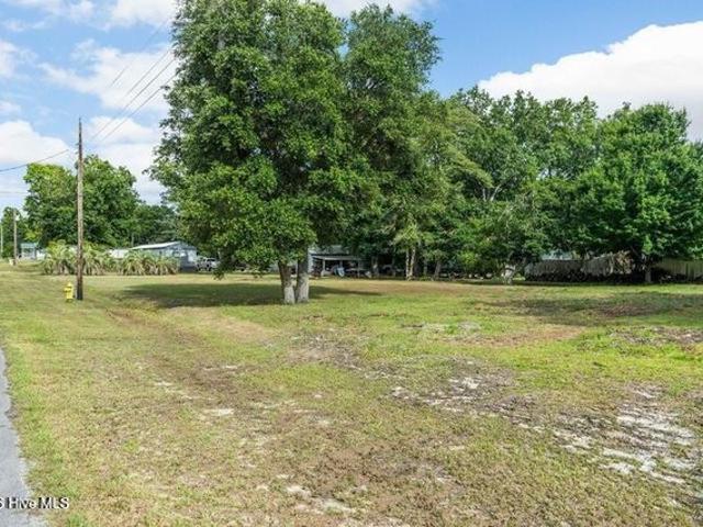587 Beachview Dr SE, Bolivia, NC 28422