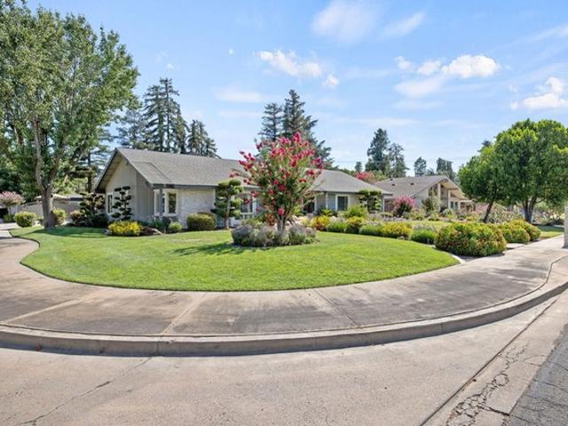 587 E Camelia Ave, Tulare, CA 93274