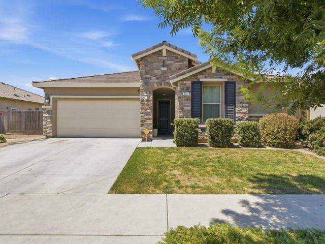 587 Montana De Oro St, Tulare, CA 93274