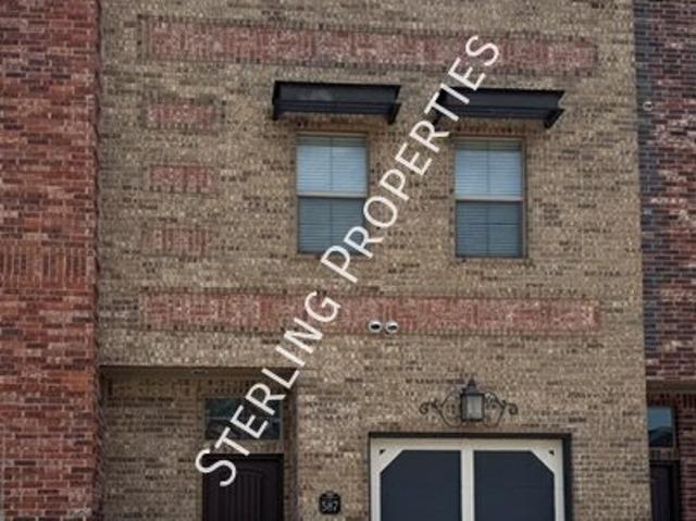 587 S. Fretz Ave, 2 beds, 2 full and 1 half baths