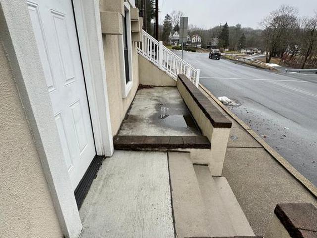 587 peacock street # lower floor