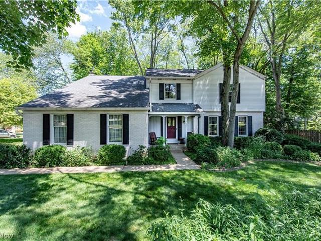 587 Red Rock Dr, Wadsworth, OH 44281