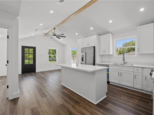 587 W Easy Street