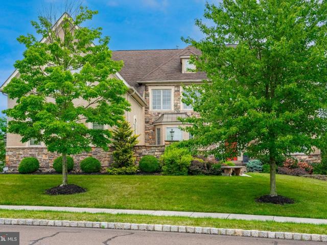 587 Woodview Lane #