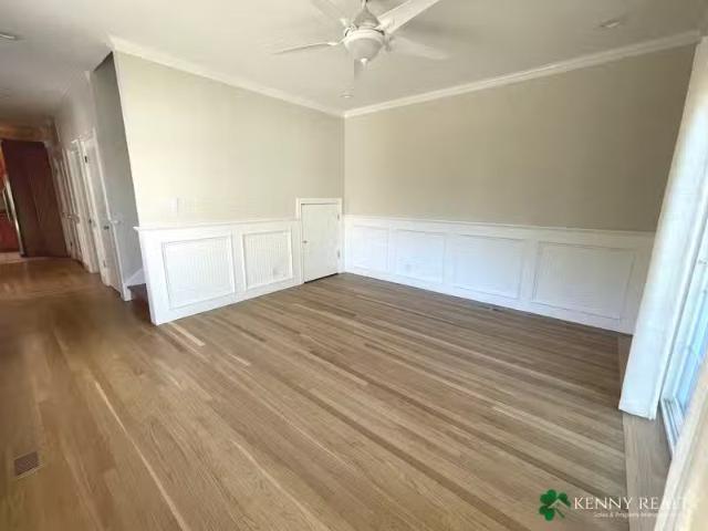 58842909 1240 Oak Grove Ave