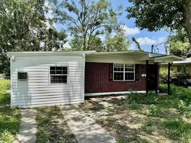 58843884 2425 W 28th St