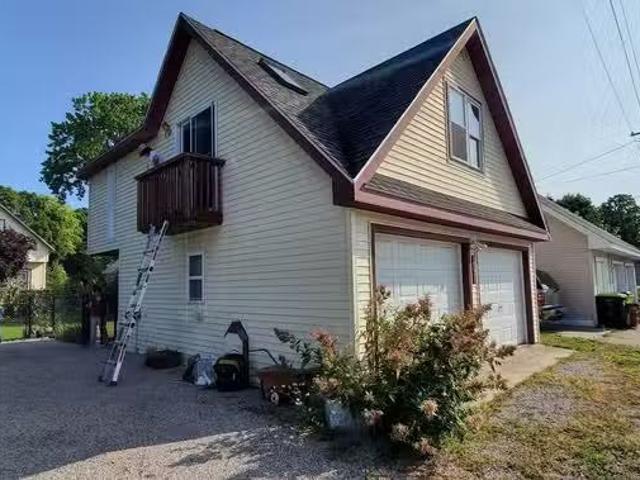 58854558 323 W 12th St