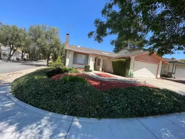 58856435 47300 Havasu St