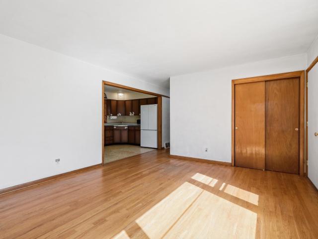 5885 Newport Avenue