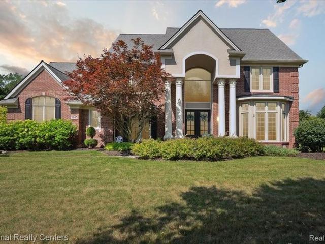 5885 Fairborn Dr, Canton, MI 48187