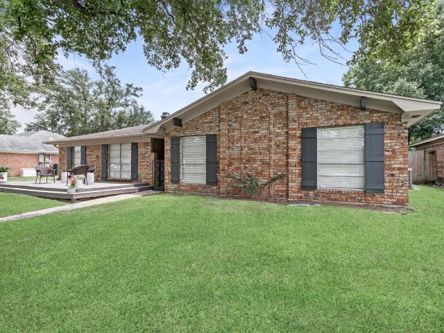 5885 Pinkstaff Ln