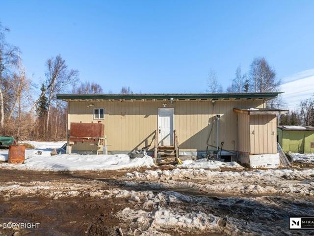 5885 S Timberline Dr, Big Lake, AK 99623