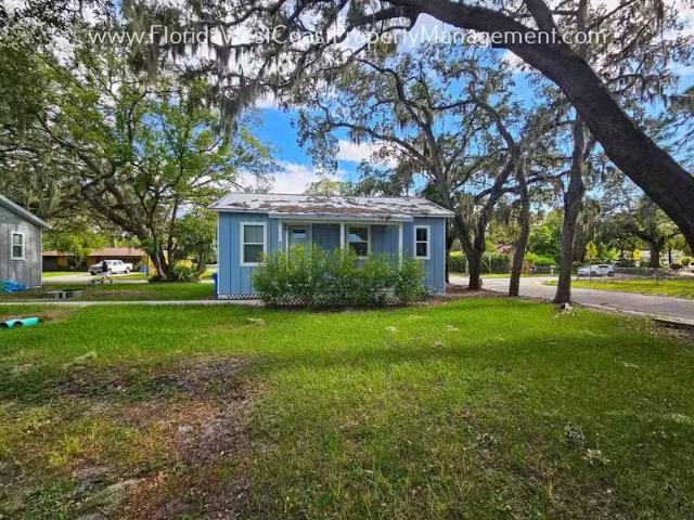 58861159 575 18th St E