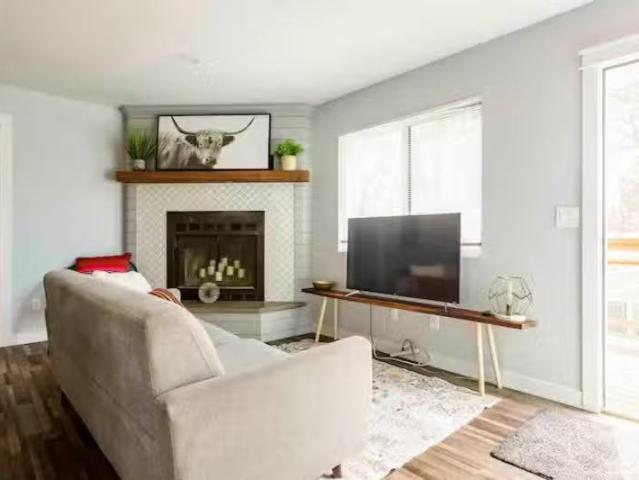 58865698 224 N Institute St