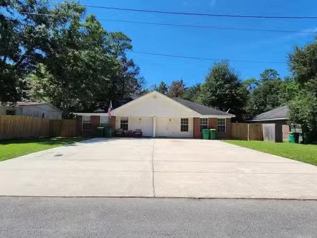 58869088 2005 S 8th St