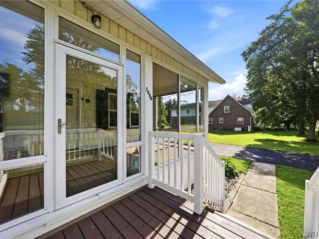 5886 Tonawanda Creek Road