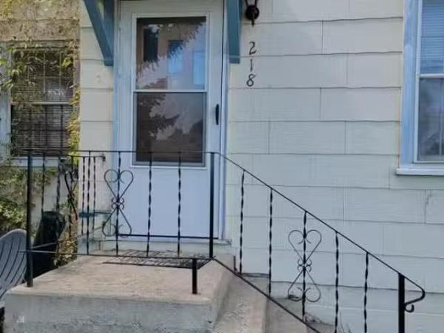 58870363 218 S B St