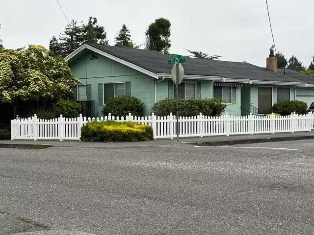 58877396 2407 Wood St