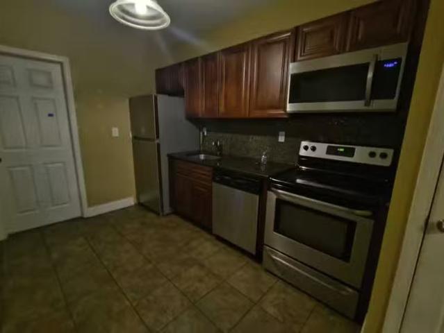 58883102 1624 W Glenwood Ave #1