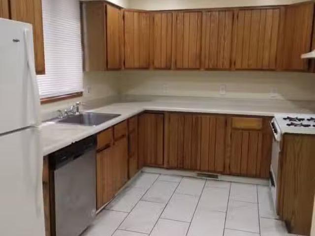 58887833 1311 N Church St