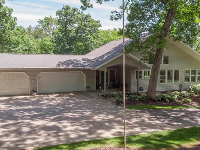 5888 N Charolaise Rd, Freeport, IL 61032