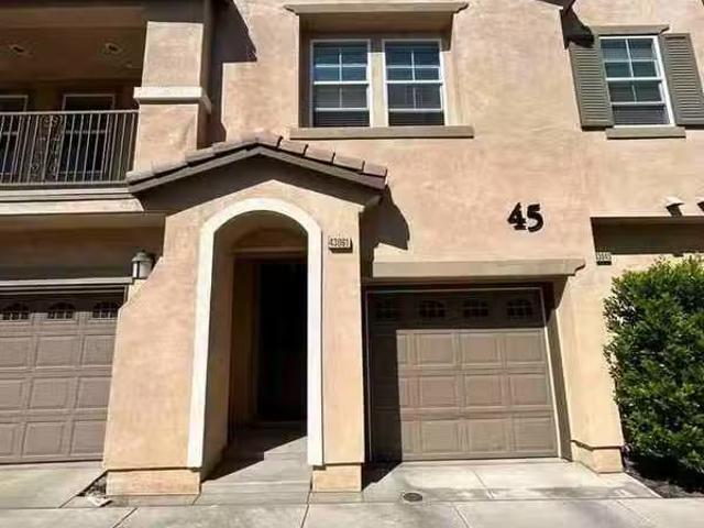 58890299 43061 Calle Cristal