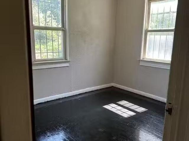 58890355 406 E Holbrook Ave