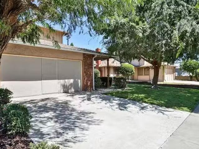58890302 331 E Cassidy St