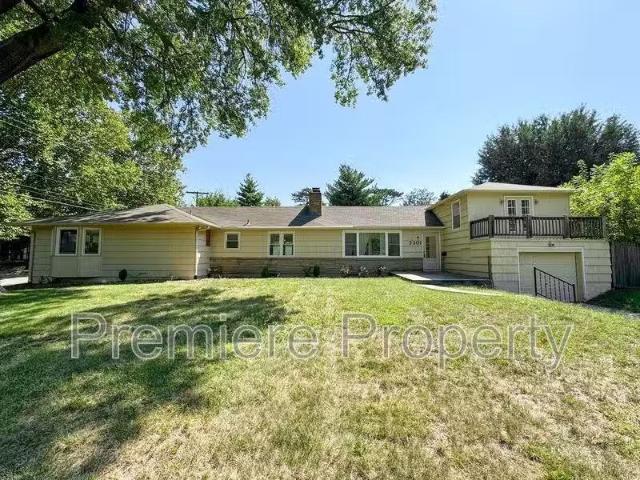 58893145 7301 Mercier St