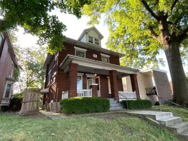 58898024 1834 N 4th St