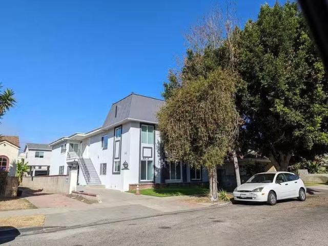 58899375 3917 1/2 Prospect Ave #12
