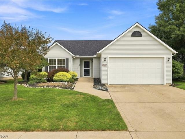 5889 W Breezeway Dr, North Ridgeville, OH 44039