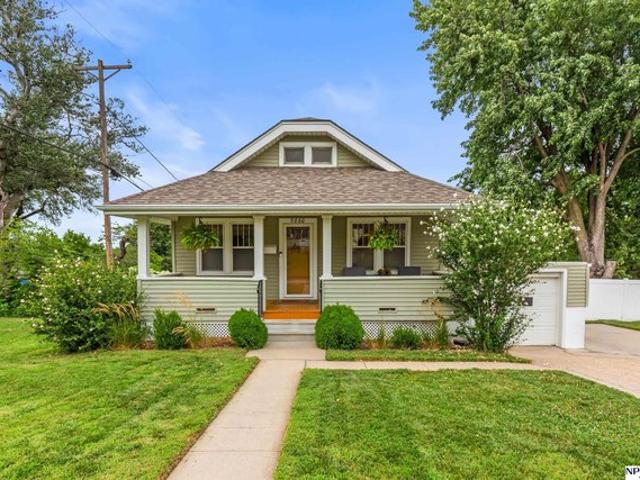 5880 Bancroft St, Omaha, NE 68106