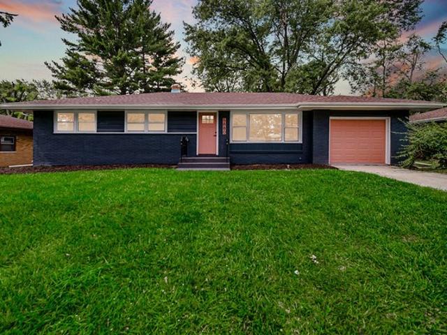 5880 Grant Pl, Merrillville, IN 46410