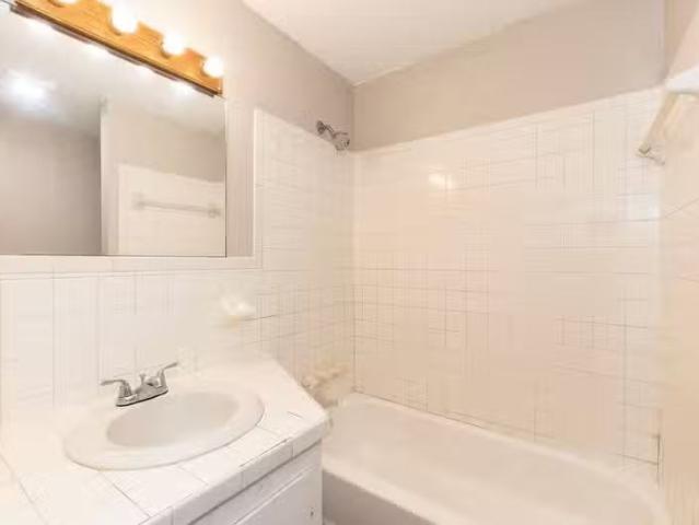58810781 409 Neathery St