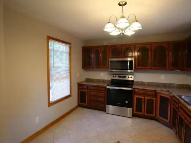 58814232 550 Hamilton St