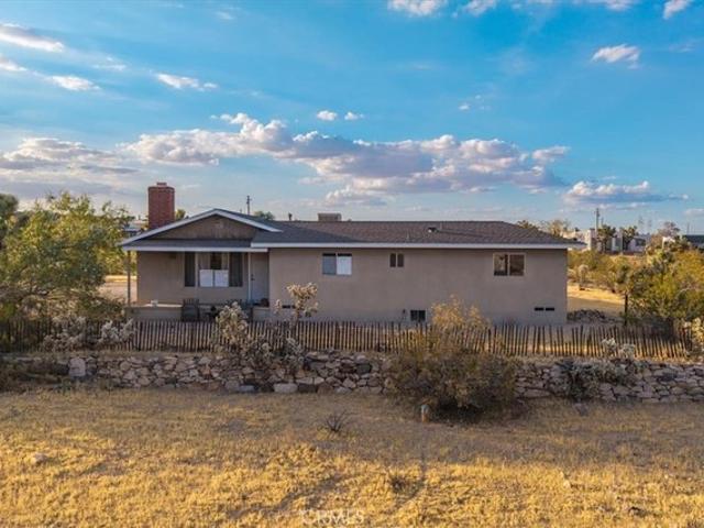 58814 Los Coyotes Dr, Yucca Valley, CA 92284