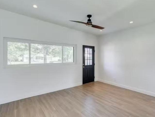 58815290 2424 Chantilly Ave