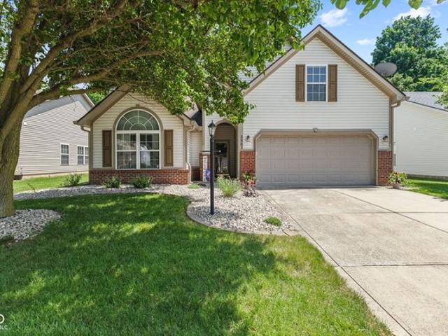 5881 Lost Oaks Dr, Carmel, IN 46033