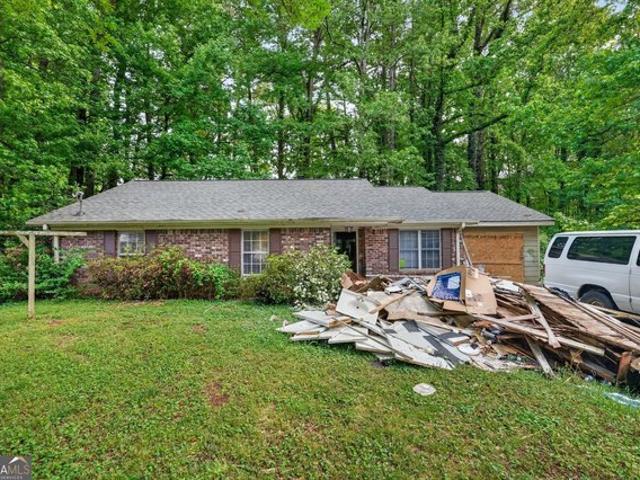 5881 Seam St, Lithonia, GA 30058