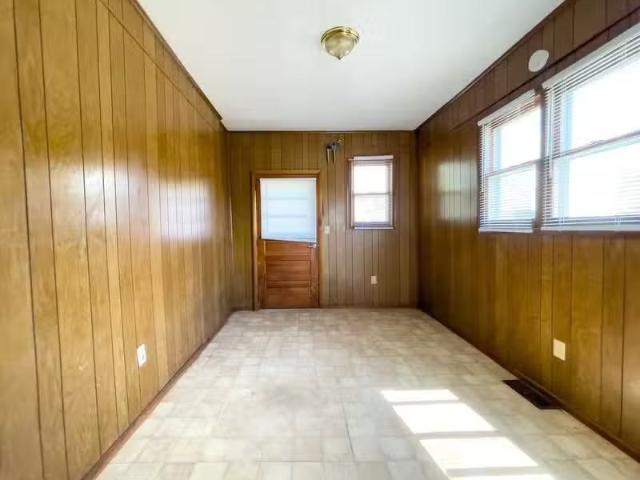 58828220 1501 W 10th St
