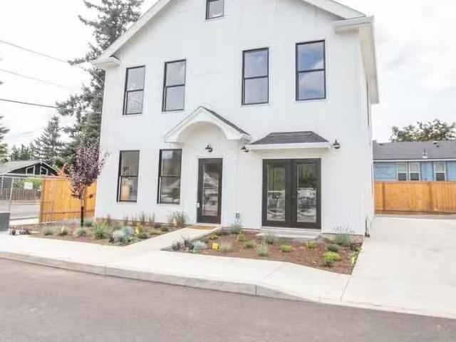 58829426 7745 Se Lambert St