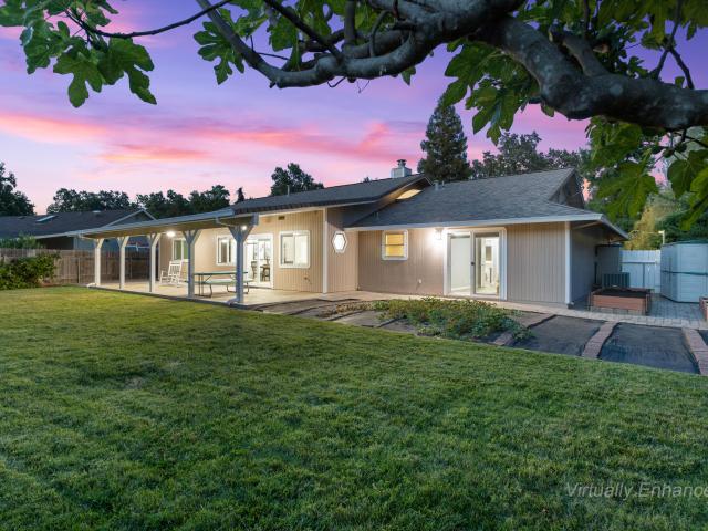 5882 Farm House Lane