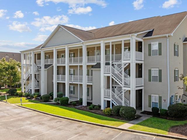 5882 Longwood Dr. 3 101